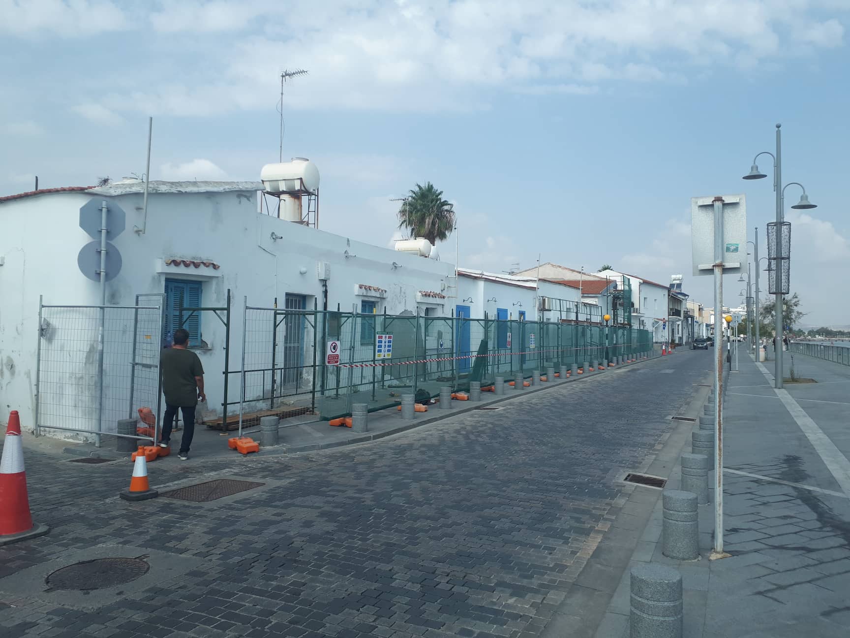 Έργο αποκατάστασης και βελτίωσης των προσόψεων των κτιρίων της οδου ...