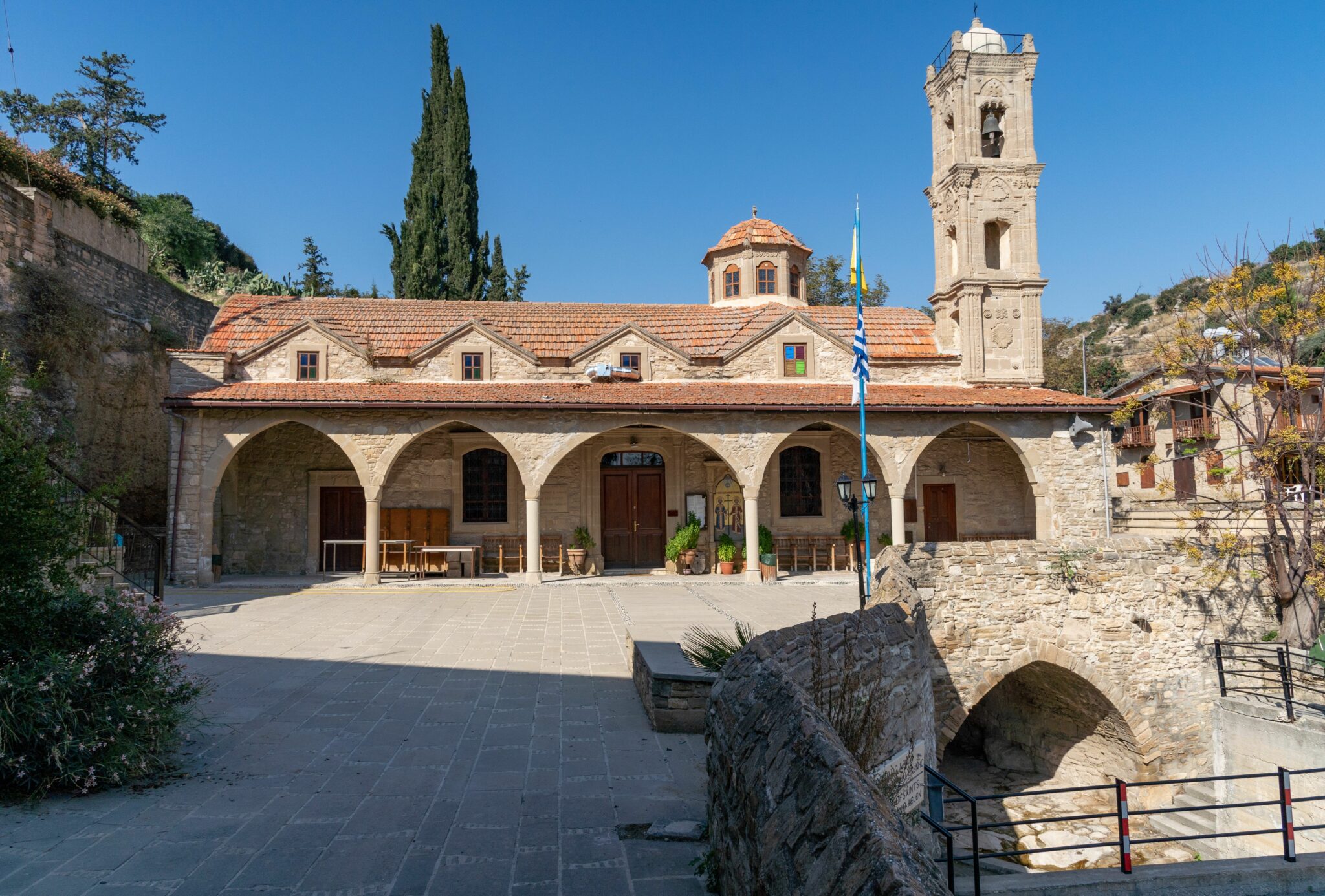 ΛΑΡΝΑΚΑ: Αναβαθμίζεται το πετρόκτιστο αγροτουριστικό χωριό της Τόχνης ...