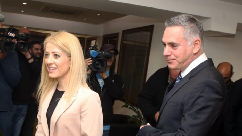Αννίτα – Νικόλας μοιράζουν την «πίτα» των Δημαρχείων - City Of Larnaka