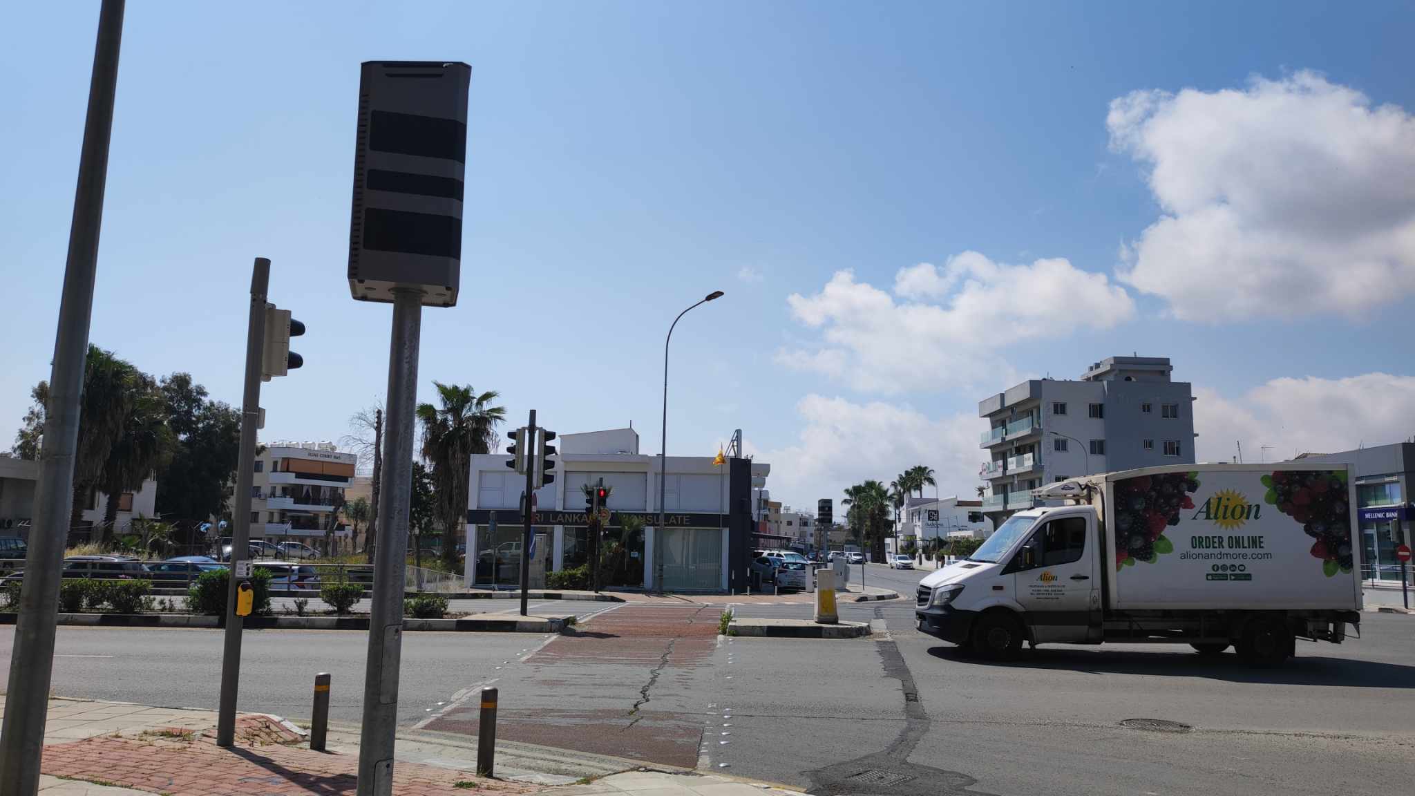 Φωνές διαμαρτυρίας υψώνουν οι οδηγοί που διέρχονται την λεωφόρο Σπύρου ...