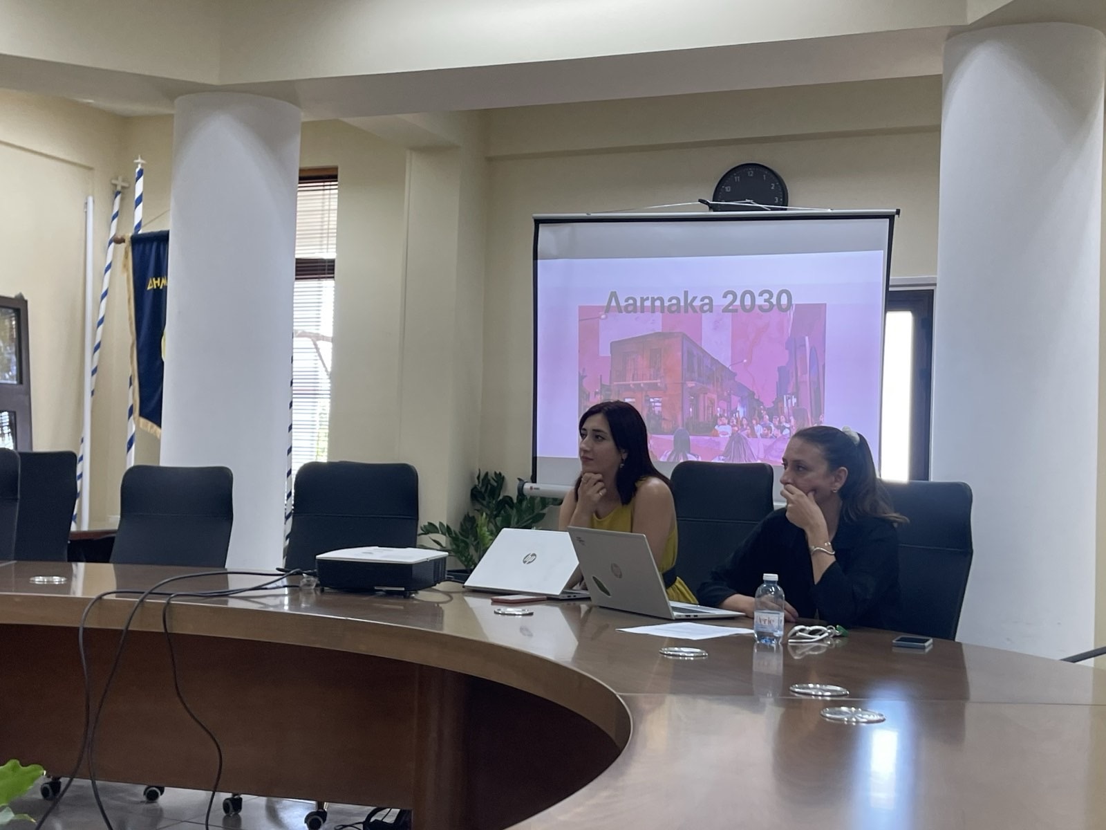 Πραγματοποιήθηκε συνάντηση στο Δημαρχείο Αραδίππου με εκπροσώπους του ...